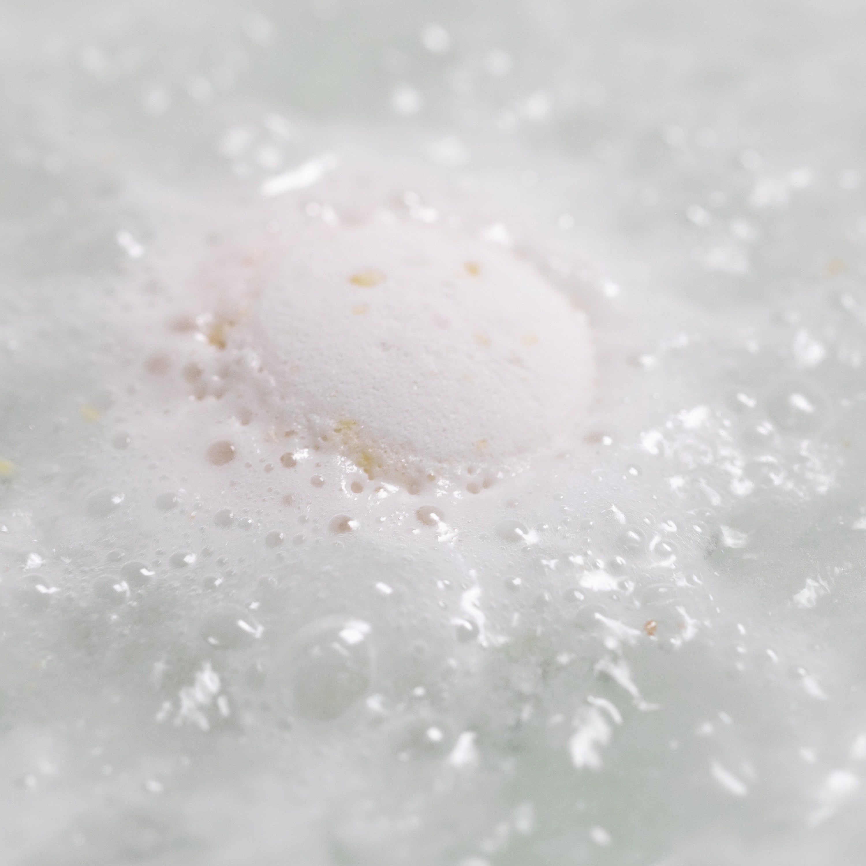 Butterball | Bath Bomb for Sensitive Skin – Lush South Africa